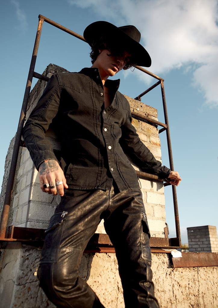 Jonathan Bellini para marca alemã Tigha – Gossip Boy