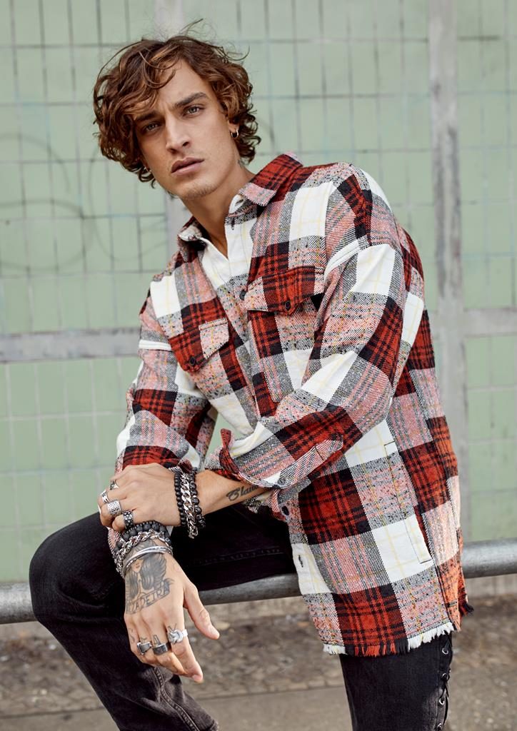 Jonathan Bellini para marca alemã Tigha – Gossip Boy